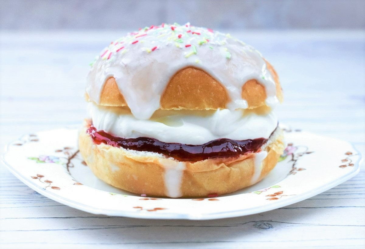 Quick Vegan Iced Buns - theveganlunchbox.co.uk